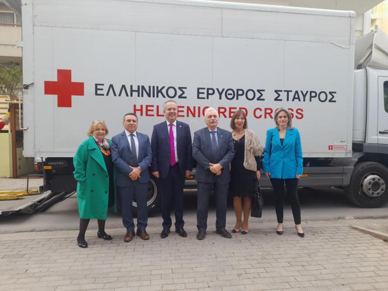 Ο Ελληνικός Ερυθρός Σταυρός αρωγός στο Κοινωνικό Παντοπωλείο Παπάγου ...